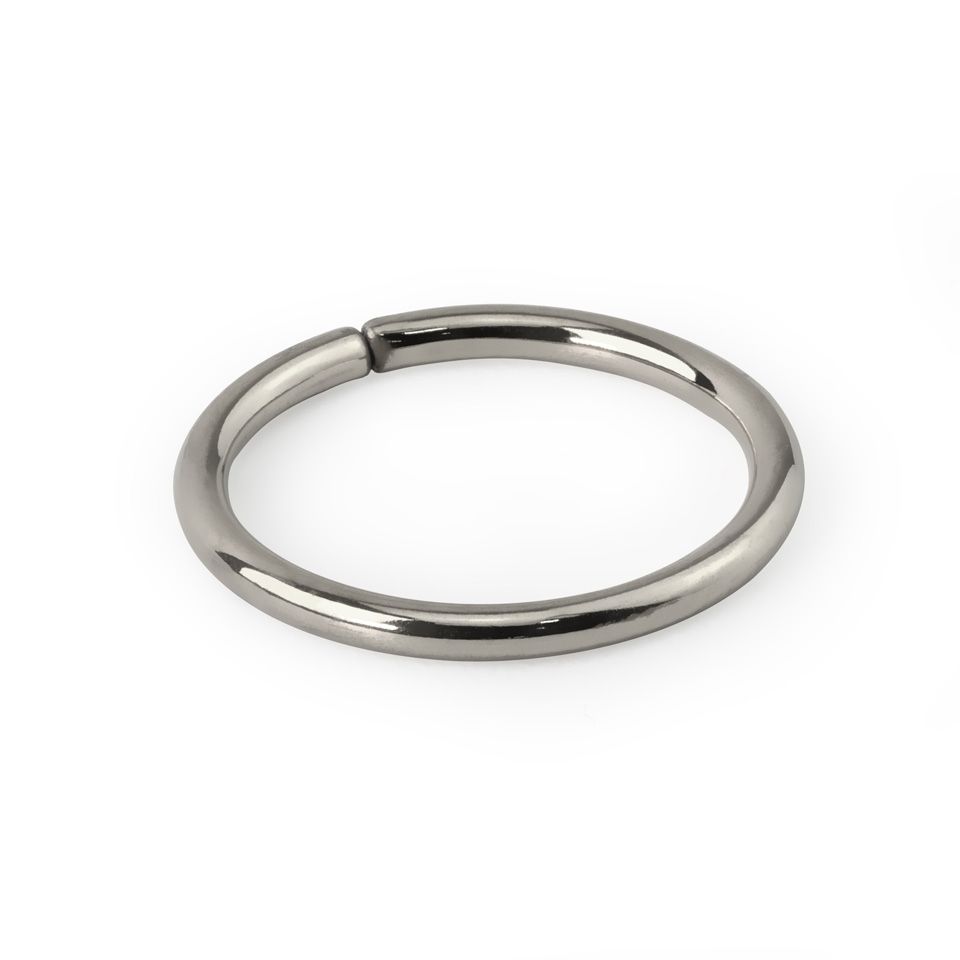 Yksinkertainen taivutettava rengas eri väreissä